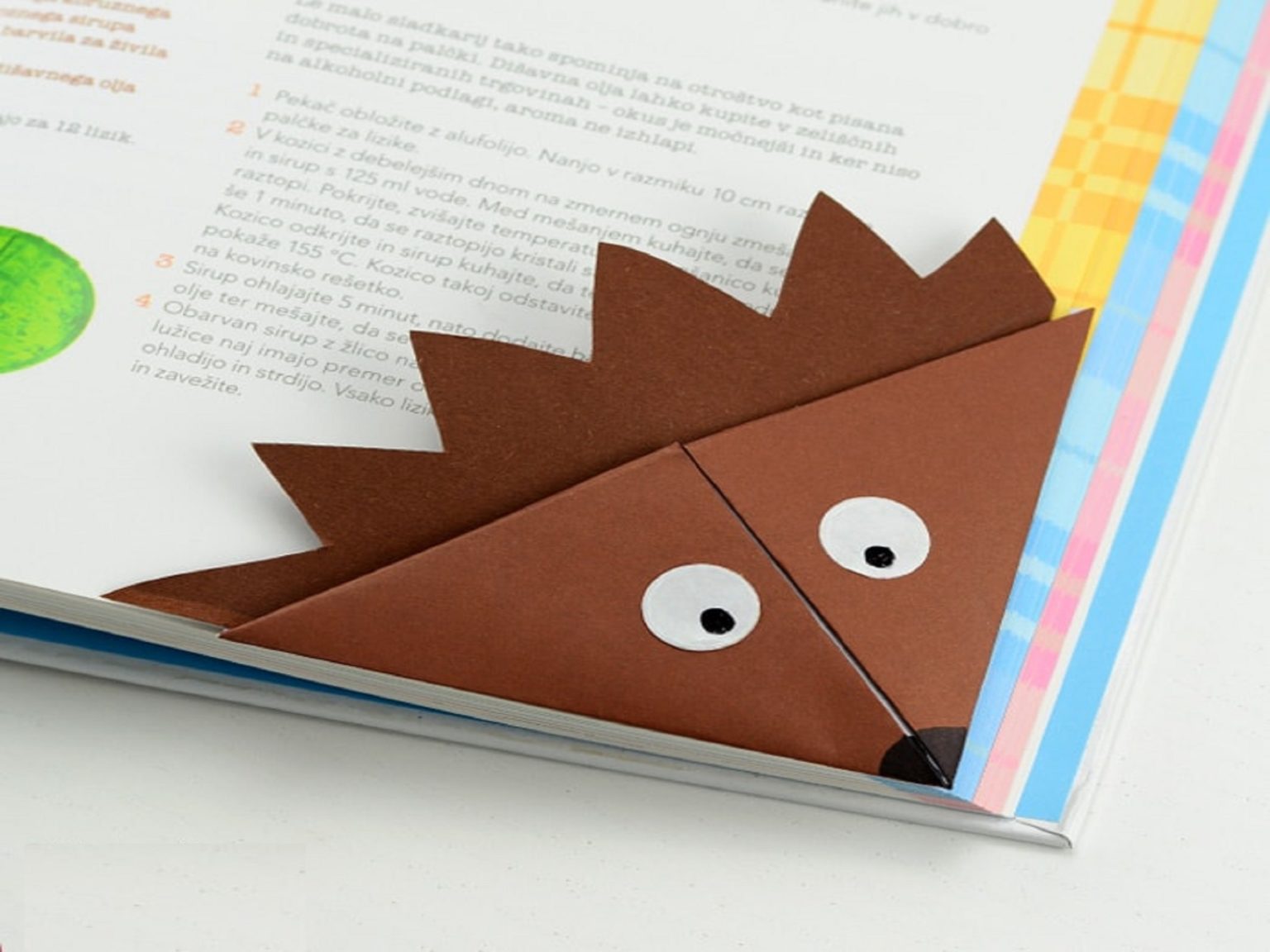Закладки из бумаги своими руками для книг, как сделать оригами , уголок ...